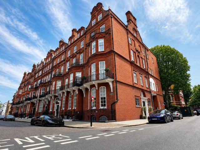 Apartment at Cadogan Square, London