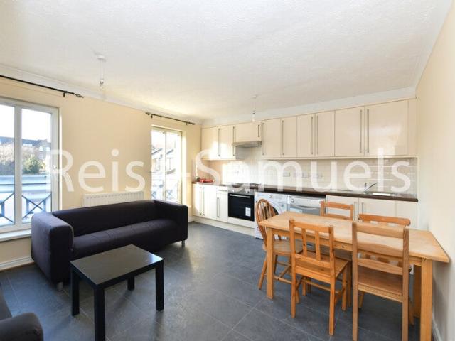 Apartment at Cahir Street, Greater London
