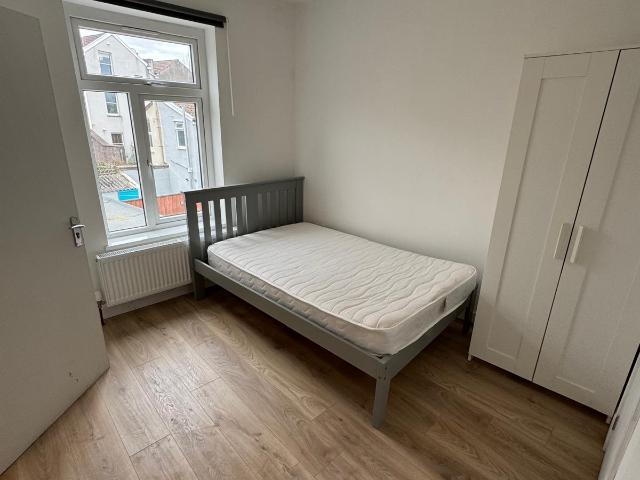 Apartment at Cairns Road, Bristol