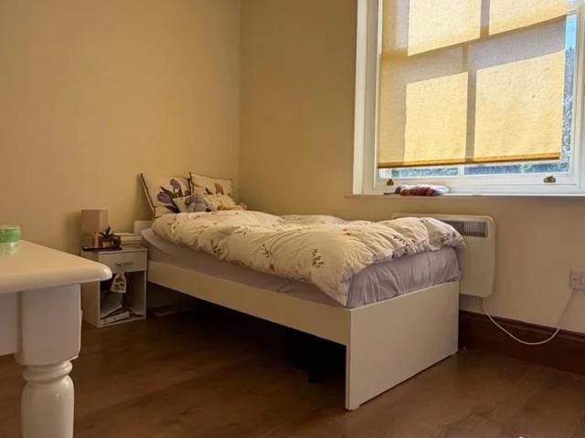 Apartment at Caithness Drive, Epsom and Ewell