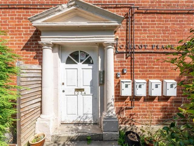 Apartment at Calcot Place, Holybrook