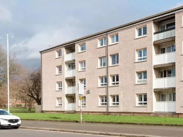 Apartment at Caledonia Street, Paisley