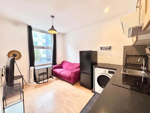 Apartment at Caledonian Road, Greater London