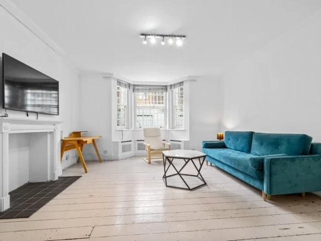 Apartment at Callow Street, Greater London