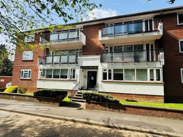 Apartment at Calthorpe Gardens, London