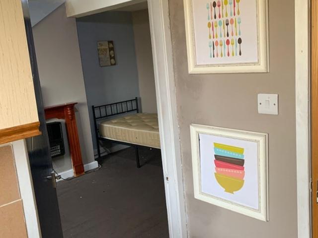 Room at Cambrian Terrace, Leeds
