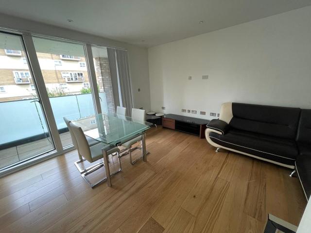 Apartment at Cambridge Avenue, Greater London