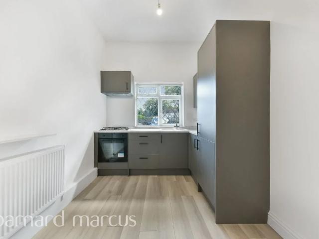 Apartment at Cambridge Avenue, Greater London