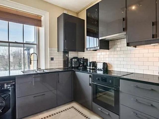 Apartment at Cambridge Gardens, Greater London