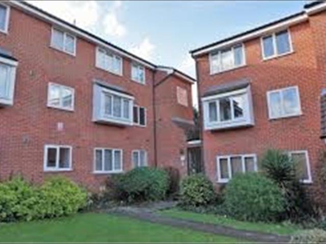 Apartment at Cambridge Gardens, Greater London