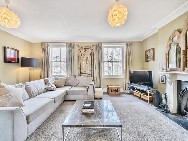 Apartment at Cambridge Gardens, Greater London