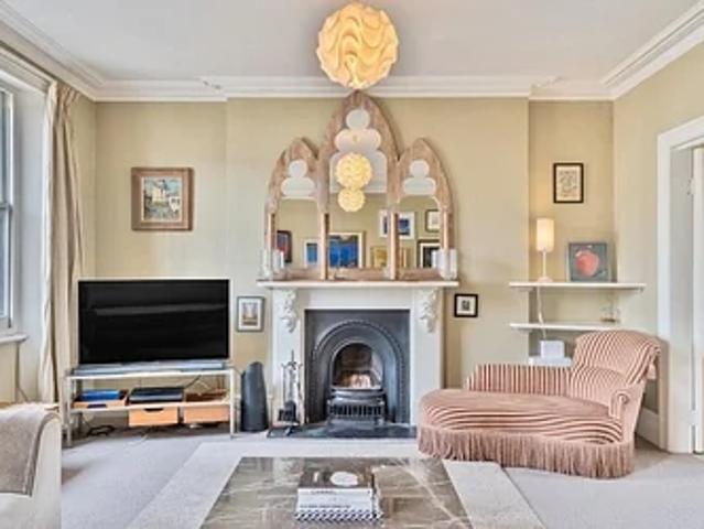 Apartment at Cambridge Gardens, Greater London