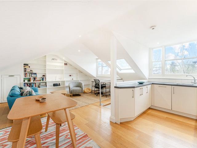 Apartment at Cambridge Gardens, Greater London