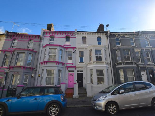 Apartment at Cambridge Gardens, St Leonards