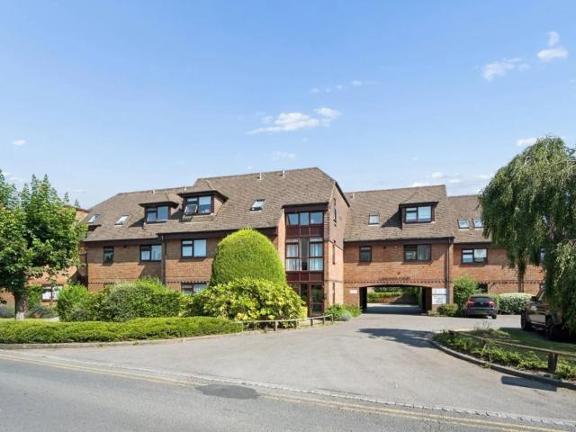 Apartment at Cambridge Road, Marlow