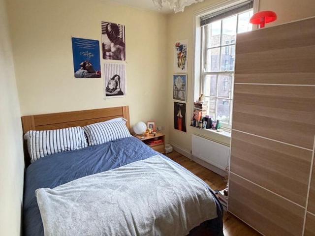 Room at Camden Road, Greater London