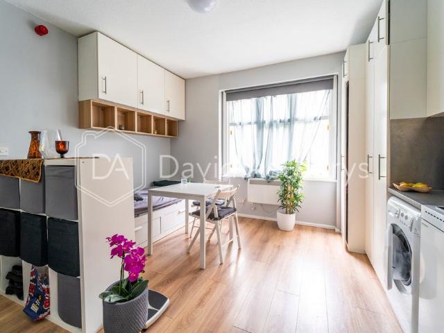 Apartment at Camden Road, Greater London