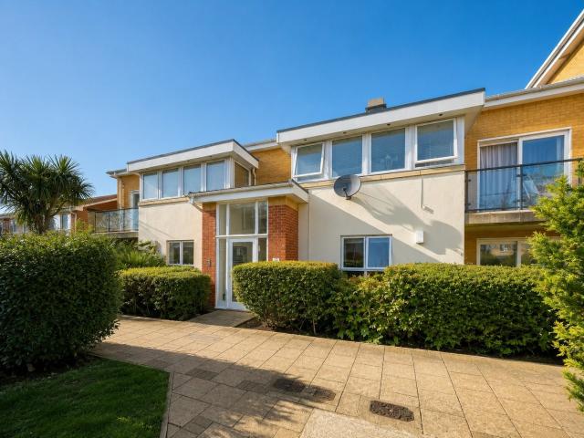 Apartment at Camelot Close, Greater London