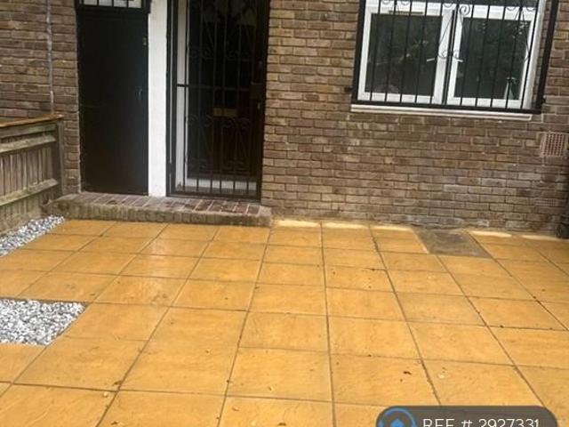 Apartment at Campbell Road, Greater London