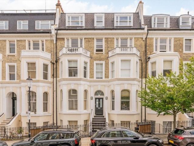 Apartment at Campden Hill Gardens, Greater London