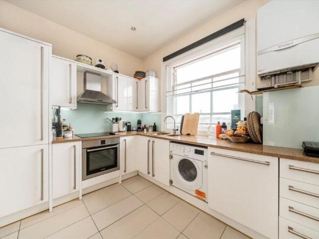Apartment at Campden Hill Gardens, Greater London