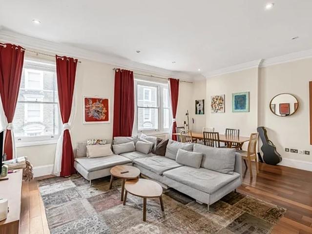 Apartment at Campden Hill Gardens, Greater London