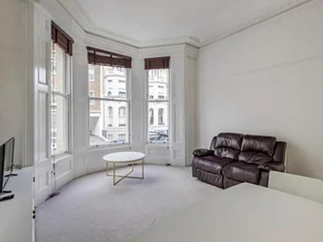 Apartment at Campden Hill Gardens, London