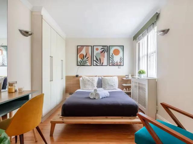 Apartment at Campden Hill Place, Greater London