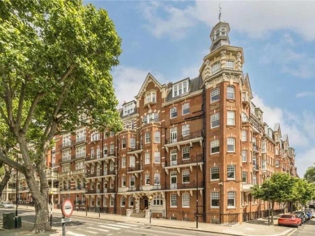 Apartment at Campden Hill Road, Greater London