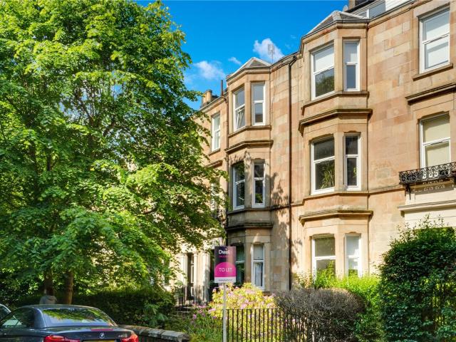 Apartment at Camphill Avenue, Glasgow