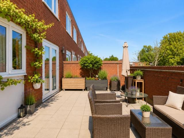 Apartment at Canada Avenue, Greater London