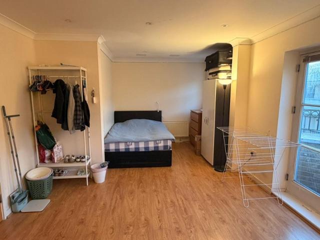 Apartment at Canal Boulevard, Greater London