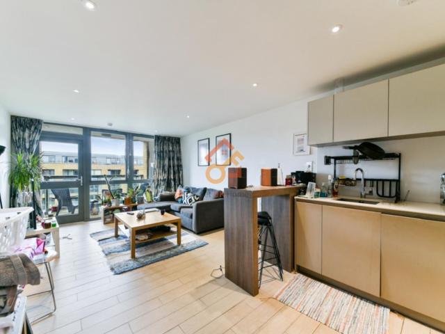 Apartment at Canalside Square, Greater London