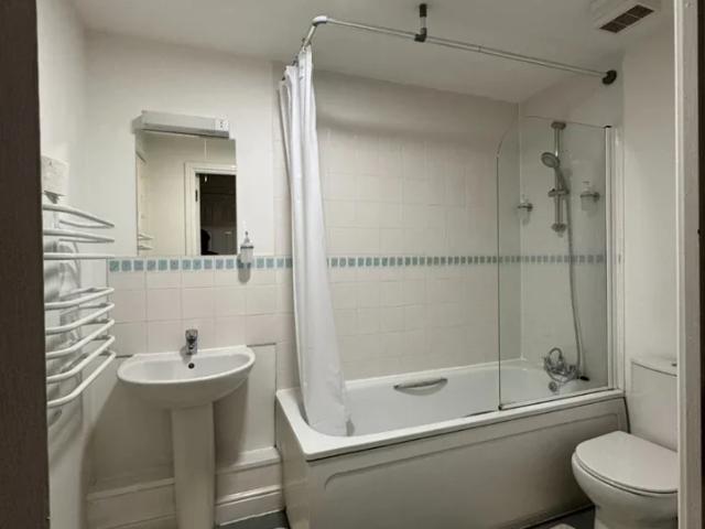 Apartment at Candle Street, Greater London