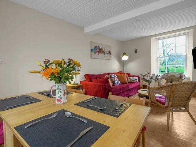 Apartment at Candlemaker Row, City of Edinburgh