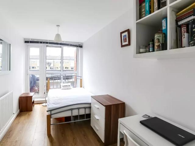 Apartment at Candy Street, Greater London