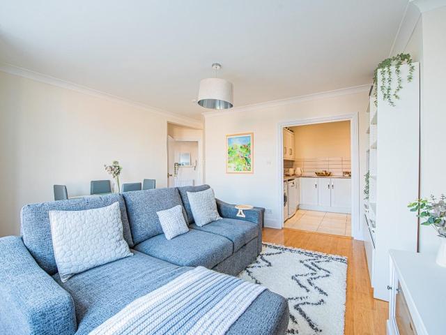 Apartment at Canfield Gardens, Greater London