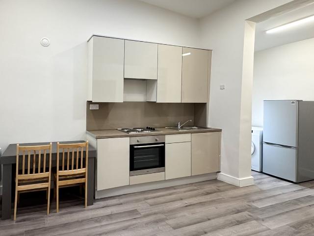 Apartment at Canonbury Road, Greater London