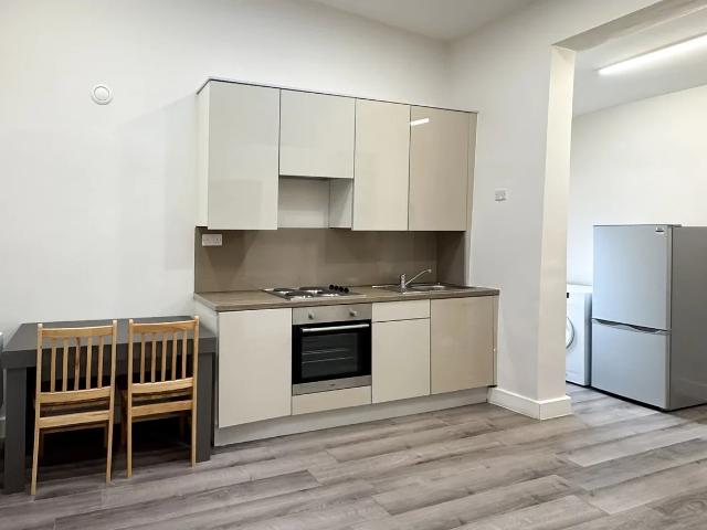 Apartment at Canonbury Road, Greater London