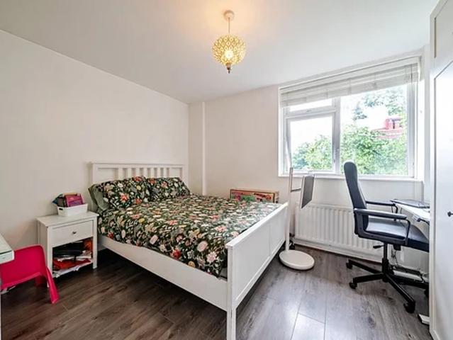 Apartment at Canterbury Crescent, Greater London