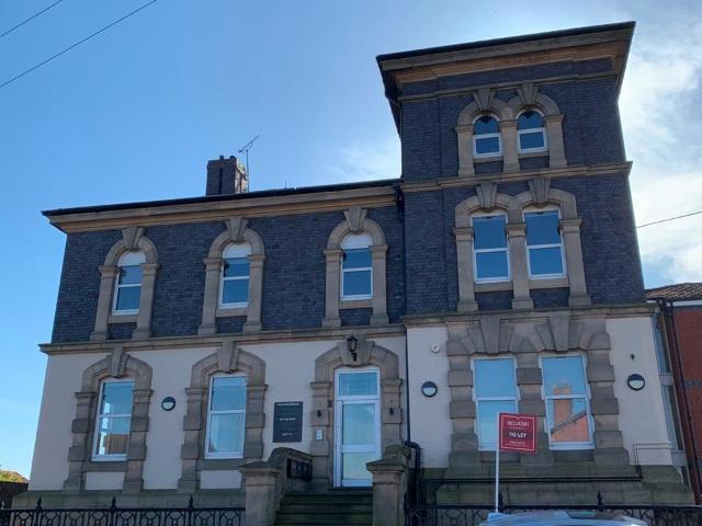 Apartment at Cape Road, Warwick