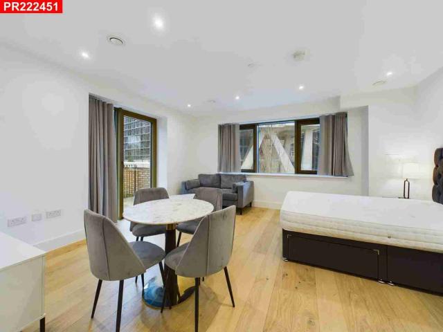 Apartment at Capital Interchange Way, Greater London