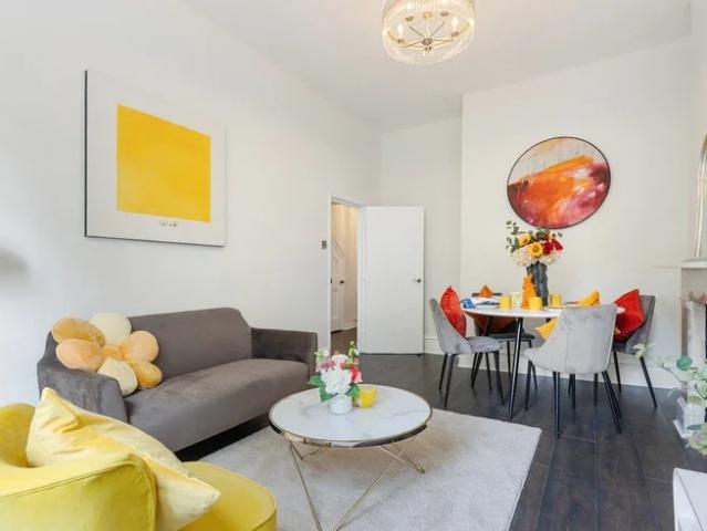 Apartment at Caradoc Close, City of Westminster