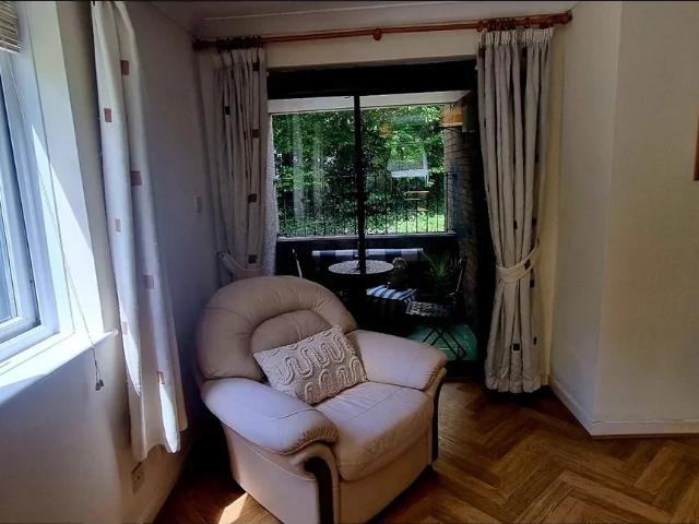 Apartment at Cardiff Road, Cardiff