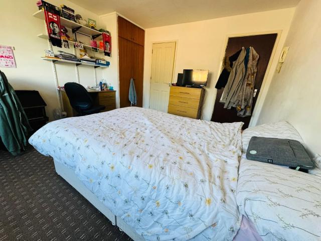 Apartment at Cardigan Road, Leeds