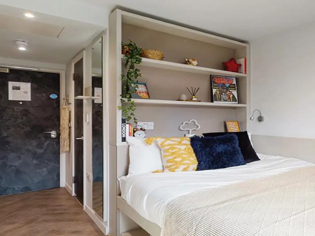 Apartment at Carlisle Lane, Greater London