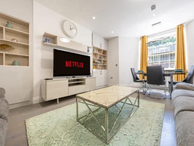 Apartment at Carlton Vale, City of Westminster