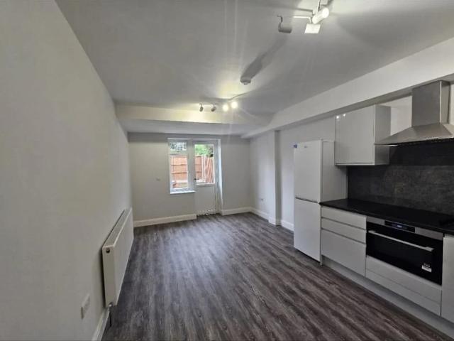Apartment at Carlton Avenue, Greater London