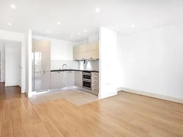 Apartment at Carlton Drive, Greater London