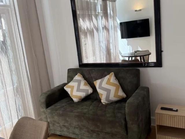 Apartment at Carlton Drive, Greater London
